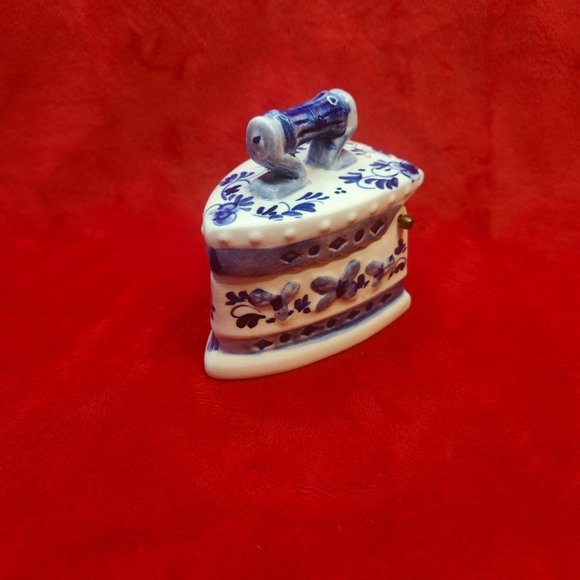 Art | Vintage Ceramic Iron Trinket Box | Poshmark